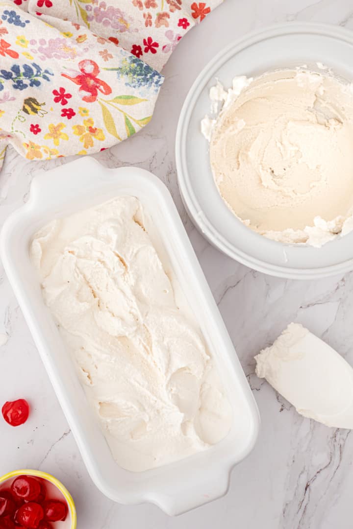 Easy Homemade Vanilla Ice Cream Recipe with a Machine